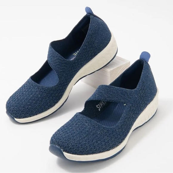 Skechers | Shoes | Skechers Mary Janes Slip On Uplifted Machine ...
